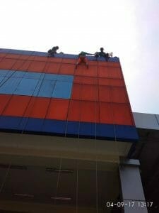 Cuci Alucobond Gedung Dan Kaca Gedung Grakindo